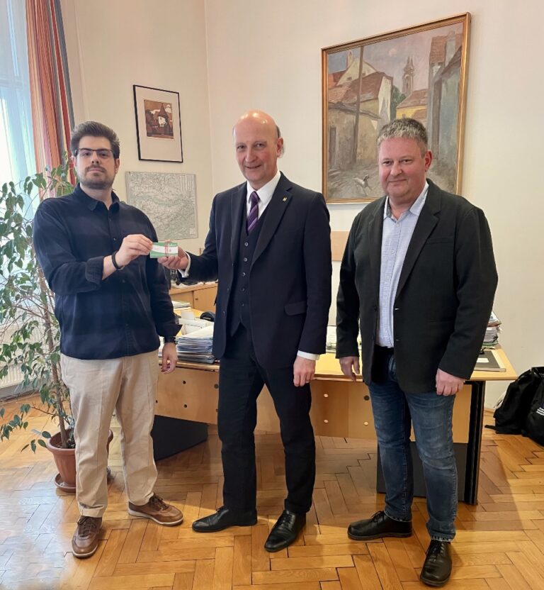 Übergabe soogut-Markt Gutscheine an BH Tulln - Lions Club Tulln